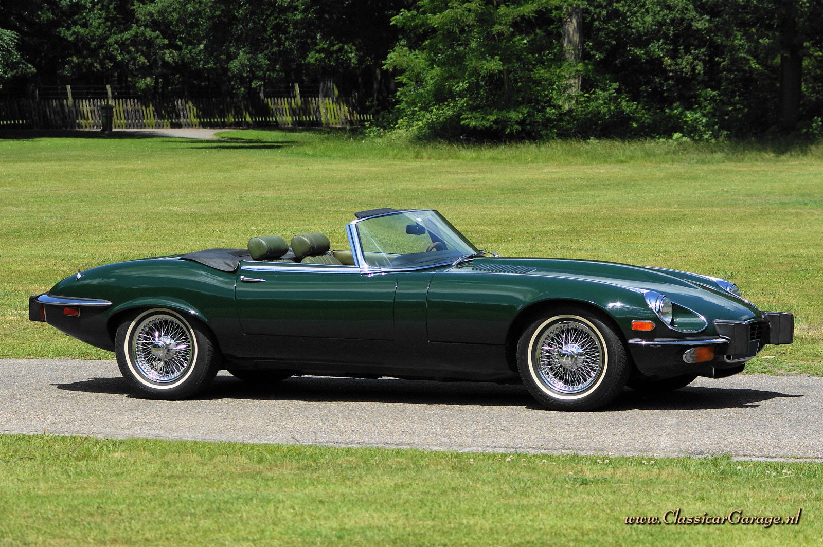 Jaguar E-type V12 convertible, 1974 details