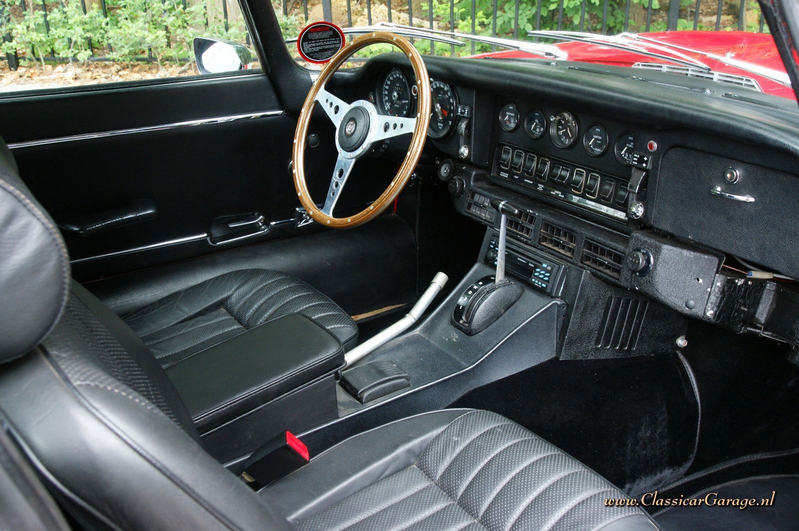 Jaguar E-type V12 2+2 FHC series 3, 1972 details